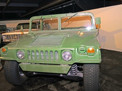 1986 Humvee Hammer H2 - museum exhibit | 360CarMuseum.com