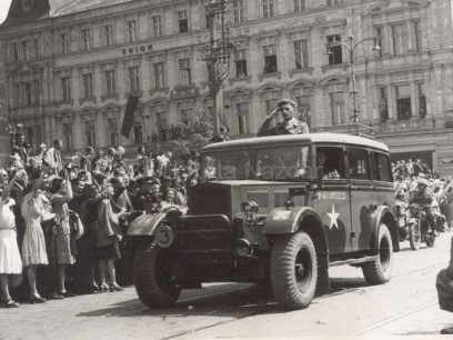 1941 Humber FWD - museum exhibit | 360CarMuseum.com
