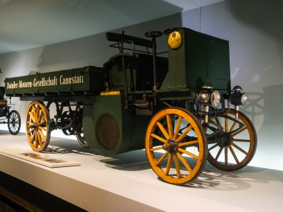 1898 Daimler Motor-Lastwagen - museum exhibit | 360CarMuseum.com