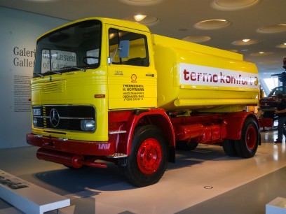 1974 Mercedes-Benz LP 1513 - museum exhibit | 360CarMuseum.com