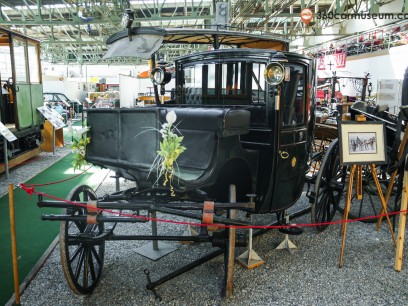 1850 Mail Coach - museum exhibit | 360CarMuseum.com