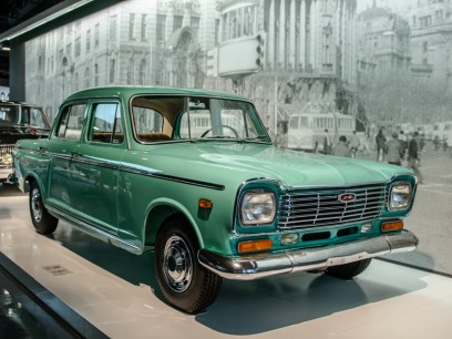 1970 Shanghai SH760 1970 - museum exhibit | 360CarMuseum.com